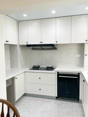 China Modern Kitchen Cabinet with Melamine Door Panel Customizable for sale