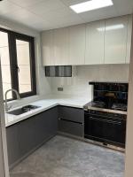 China Modern Kitchen Cabinet with Melamine Finish for Apartments for sale