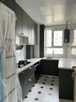 China Modern Kitchen Cabinets with MDF Plywood Doors for Residence Hotel for sale
