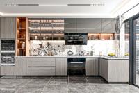 China Modern Melamine Kitchen Cabinet with Quartz Countertop for sale