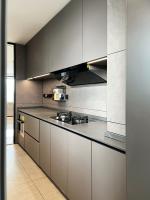 China Small Apartment Kitchen Cabinets Ready To Assemble Compact Kitchenette for sale