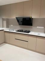China Custom Modern Kitchen Cabinet for Residence Apartment Hotel for sale