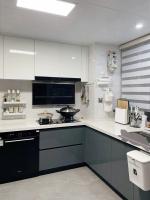 China Custom Modular Kitchen Cabinet with Quartz Granite Marble Countertop for sale