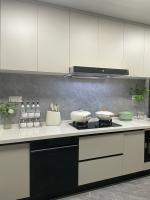 China Custom Modern Kitchen Cabinets with Island Free Design for sale