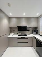 China Vintage Style Smart Kitchen Cabinet with Marble Countertop for sale