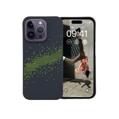 China 2024 New Luxury Customized 0.8mm Thickness 16g Weight Aramid Fiber Phone Case for iPhone 16 Pro Max for sale