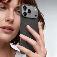 China Customized Aramid Carbon Fiber Mobile Cover with Metal Frame for iPhone 17 Pro Max for sale