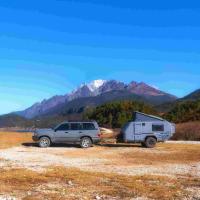China NJSTAR Hard Floor Camper Off Grid Solar Trailer Customized White for sale