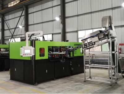 China Cosmetic PET Bottle Blow Moulding Machine 6 Cavity Servo Transmission System for sale