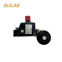China CR137-BZ-T2 Heavy-Duty Limit Switch with IP67 Rating, 2×SPDT Snap-Action Contacts and Steel Roller Lever for sale