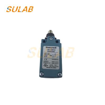 China Original ZLDXC03C Hitachi Escalator Safety Limit Switch with Automatic Reset for Handrail Inlet and Step Chain Protection for sale