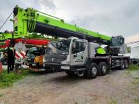 China ZTC500H 50 Ton Hydraulic Truck Crane 2400KN.m Lifting Torque Sinotruk Howo Chassis for sale