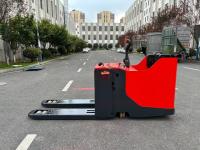 China Electric Forklift 1.5T 2.0T Power Pallet Jack with Lithium Battery 25.6V 300AH Portable Design for sale