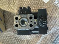 China Pilot Valve 702-21-09250 for Komatsu D155A D275A D375A D475A D85EX D85MS D85PX Bulldozer for sale