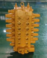 China Komatsu PC60-7 PC60L-7 Excavator Hydraulic Main Control Valve 700-84-23004 700-83-17004 for sale
