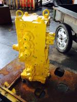 China Excavator Control Valve Assy PC100 PC100L PC100SS 700-83-17003 700-83-17002 for sale