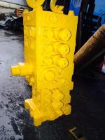 China Excavator Control Valve Assy PC100 PC100L PC100SS 700-83-17003 700-83-17002 for sale