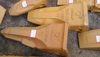 China Mini Excavator Bucket Tooth 205-70-19570 for PC130 PC160 PC200-7 PC200-5 PC228 for sale