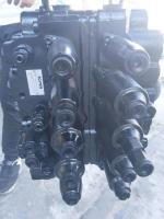 China Mini Excavator Spare Parts KMX15YC Control Valve for E385 Excavator Main Valve 40mm for sale