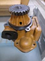 China WA470 WA480 WA420 Wheel Loader Water Pump 6D125E 6151-62-1110 Genuine Spare Parts for sale