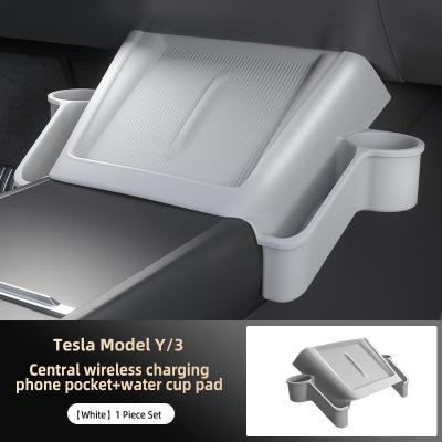 China Tesla Model Y 2025 Wireless Charging Console Tray Qi Fast Charging 15W Anti-Slip Silicone Plug-and-Play for sale