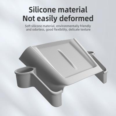 China Tesla Model Y 2025 Wireless Charging Console Organizer Fast Qi 15W Anti-Slip ABS Silicone for sale