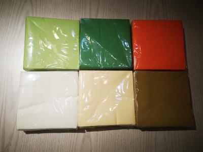 China Disposable Colored Napkins Strong Flexibility Skin Friendly No Crumbs for sale