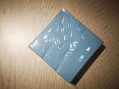 China 17gsm Light Blue Disposable Paper Napkin 330x330mm 2 Ply Virgin Wood Pulp for sale