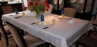 China ODM 2ply Square Paper Tablecloths , 16gsm Disposable Easter Tablecloth for sale