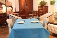 China 2 Ply Paper Party Tablecloths 1.2x1.8m Sky Blue Disposable Table Cover for Wedding Banquet for sale