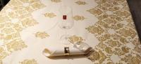 China Biodegradable Waterproof Disposable Table Cover 137x180cm for Party Hotel Banquet Wedding for sale