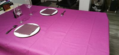 China Luxury 2ply 47gsm-51gsm Airlaid Tablecloth Virgin Wood Pulp 274cm Length for sale