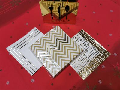 China Disposable Gold Foil Napkins 2 Ply 33x33cm Luxury Party Cocktail Napkins Eco Friendly for sale