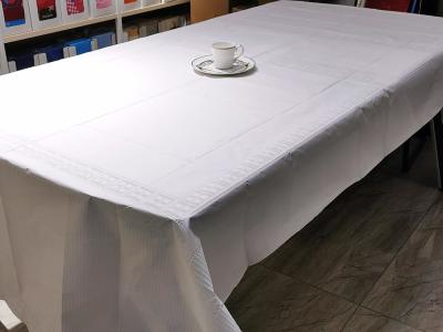 China Non-Toxic White Table Cover 274cm x 180cm Virgin Wood Pulp Disposable for sale