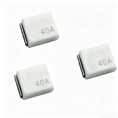 China 6.0 x 7.7mm Fast Acting SMD Fuse 20A 25A 30A 40A 50A 60A 70A 80A 90A 100A 125A 63V 72V 80V for sale