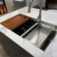China High End Modern 304 Stainless Steel Kitchen Cabinet Furniture Eased Edge for sale