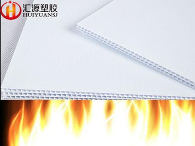 China 1mx2m Fireproof White Corrugated Plastic Cardboard for sale