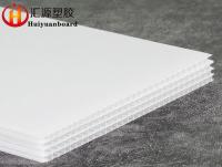 China Custom Flame Retardant White Corrugated Plastic Sheets 180GSM for sale