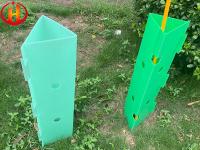 China Fireproof Corrugated Plastic Tree Guards Green Triangular 300gsm for sale