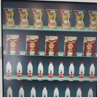 China Combo Hospital Vending Machine 350W Customized Color For Fruit Juice Snack for sale