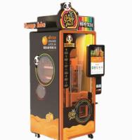 China Custom Automatic Juice Vending Machine Commercial Fresh Orange Juicer 110V - 220V for sale