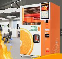 China Food Juice Self Vending Machine Automatic Orange Juice Maker Commercial 1100W for sale