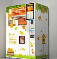 China Bill Acceptor 800W Automatic Juice Vending Machine With Canopy for sale