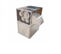 China Silver Color Sugarcane Juice Extractor Machine For Beverage Factory Restaurant for sale