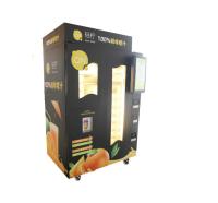 China Fruit Salad Freshly Squeezed Orange Juice Vending Machine With 32 Inch Screen for sale