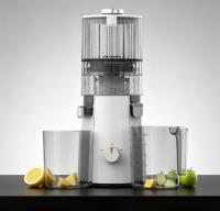 China Fresh Smart HJ102A Travel & Mobile Lifestyle Slow Masticating Juicer – Lightweight 200W Portable Extractor with 135mm Wide Chute, Dual-Voltage Global Compatibility for Healthy Nutrition On-the-Go for sale