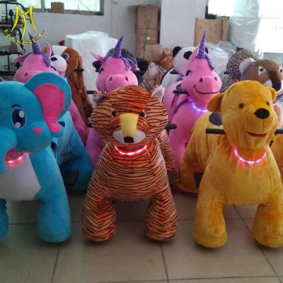 China Hansel  hot selling plush motorized riding animals  children coin operated walking animal toy rides for sale