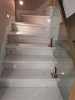 China Polished Face Natural White Marble Flooring Tiles Marble Stair Tiles OEM Service for sale