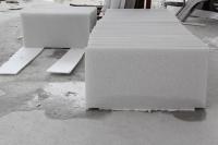 China Square Natural Pure Marble Stone Tiles With Bush Harmmered Finish for sale