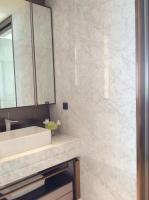 China Cut To Size Carrara White Marble Bathroom Wall Panels 12mm Customizable for sale